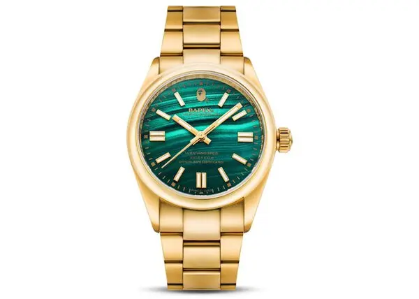 A BATHING APE Type 7 Bapex Watch - Gold Green