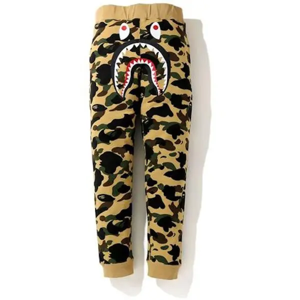 A BATHING APE 1st Camo Shark Slim Sweatpants - Yellow/black