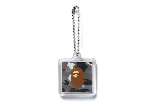 A BATHING APE Ape Head City Camo Keychain - Black