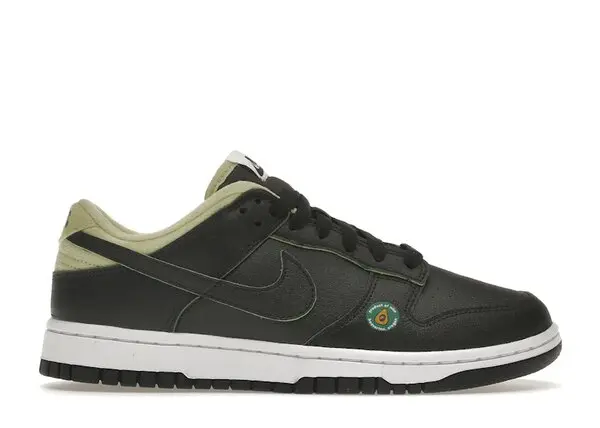 Nike Dunk Low Sneakers