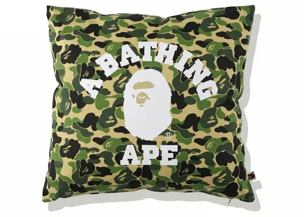 A BATHING APE Abc Camo College Square Cushion - Green
