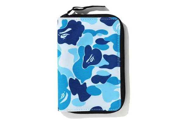 A BATHING APE Abc Camo Passport Case - Blue