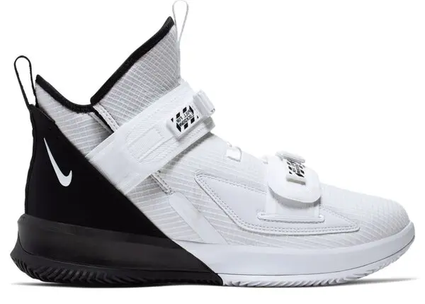 Nike Lebron Solder 13 Essential Sneakers
