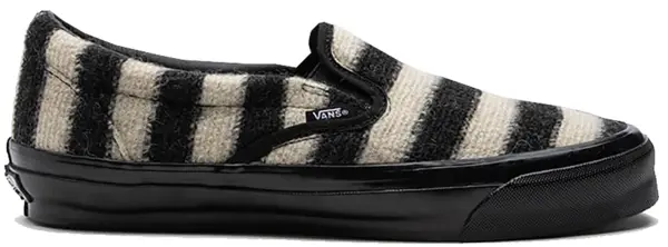 VANS Slip-on Sneakers