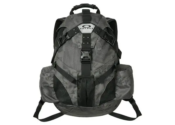 PALACE X Oakley Skull Icon Backpack