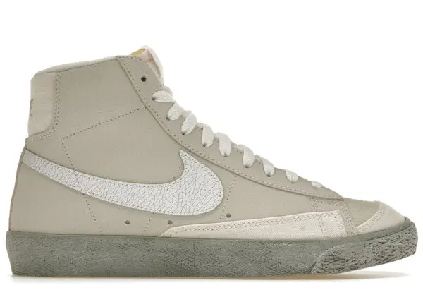 Nike Blazer Mid '77 Emb Sneakers - Summit White/phantom