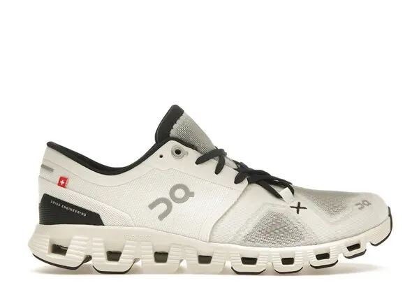 On Running Cloud X 3 Sneakers - White/black