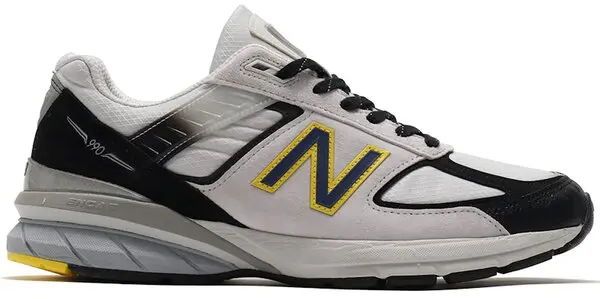 NEW BALANCE 990v5 Sneakers - Silver/black