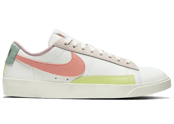 Nike Blazer Low Le Sneakers - Sail/whiteone-colorcoconut Milkone-colorbright Crimson