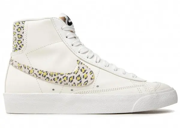 Nike Blazer Mid 77 Se Sneakers - Sail/light Lemon Twist