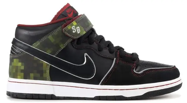 Nike Dunk Mid Nitraidin Sneakers