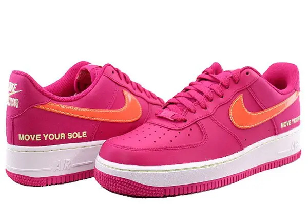 Nike Air Force 1 Low World Tour Sneakers