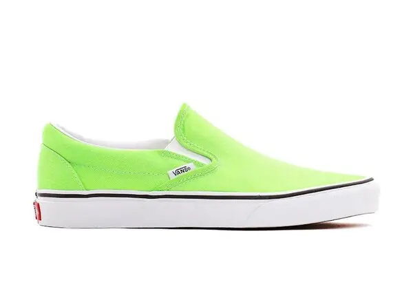 VANS Classic Slip-on Sneakers