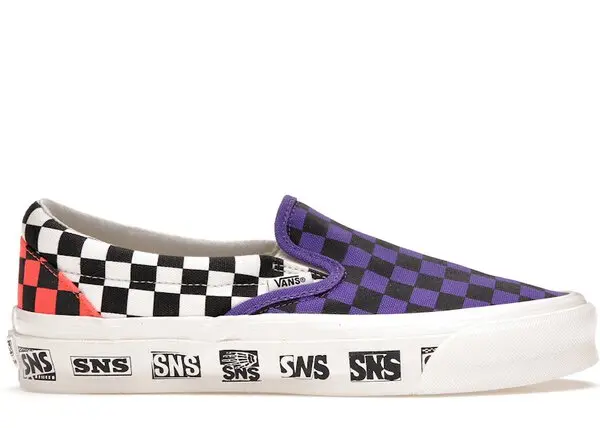 VANS Classic Slip-on Sneakers - Electric Purple/marshmallow