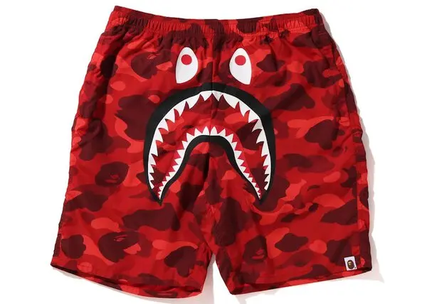 A BATHING APE Camo Shark Beach Shorts - Red