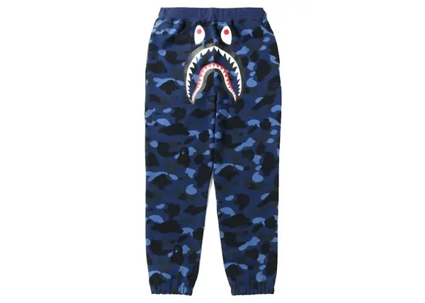 A BATHING APE Camo Shark Sweatpants - Navy Blue