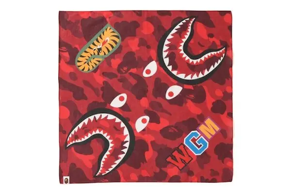 A BATHING APE Camo Shark Bandana - Red