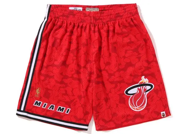 A BATHING APE X Mitchell & Ness Miami Heat Shorts - Red