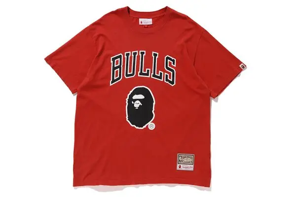 A BATHING APE X Mitchell & Ness Bulls Tee Shirt