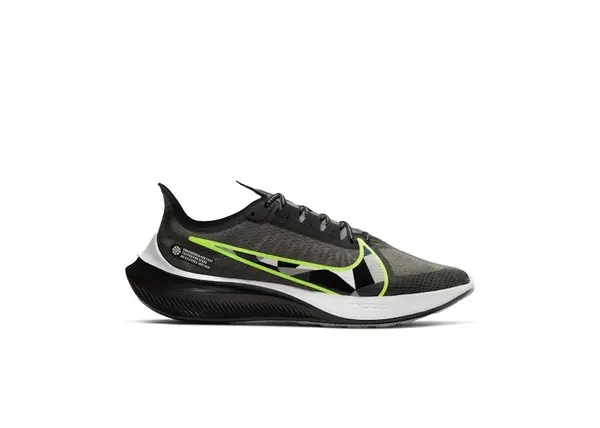 Nike Zoom Gravity Sneakers