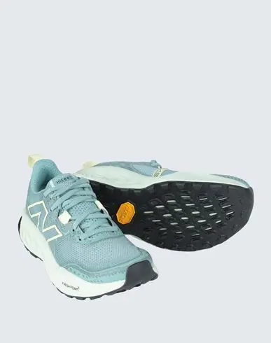 NEW BALANCE Light Textile Fibers Sneakers - Green
