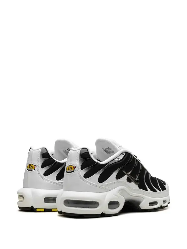 Nike Air Max Plus Sneakers