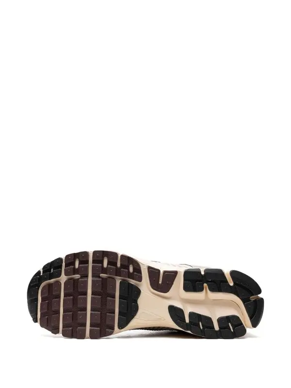 Nike Zoom Vomero 5 Sneakers - Neutrals