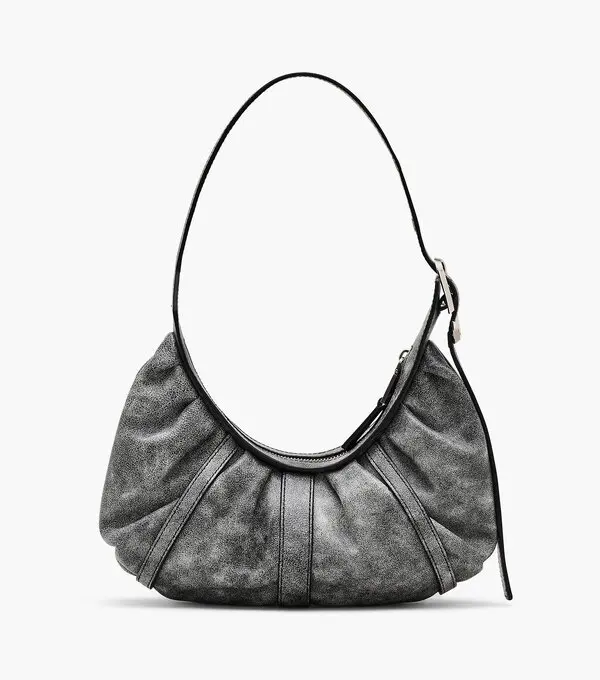 バッグ The Distressed Leather Buckle Bag Marc Jacobs The Distressed Leather Buckle Bag - Black | Editorialist
