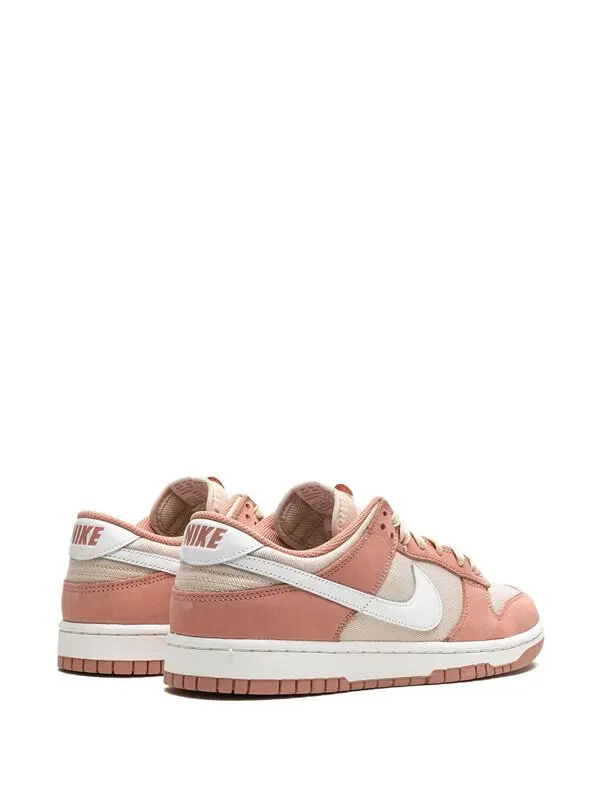 Nike Dunk Low Sneakers