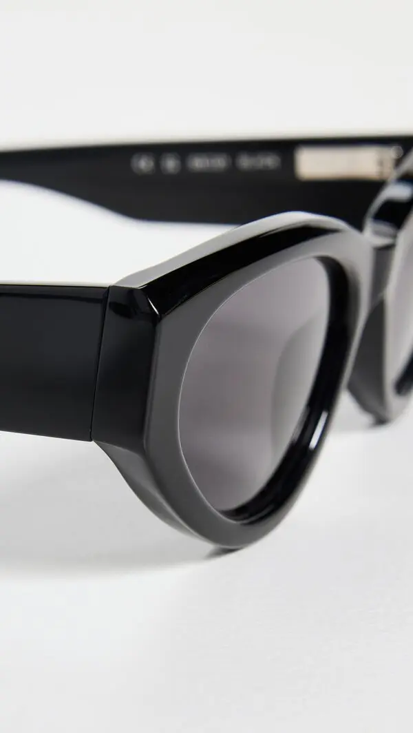 Chimi 06 Core Sunglasses - Black