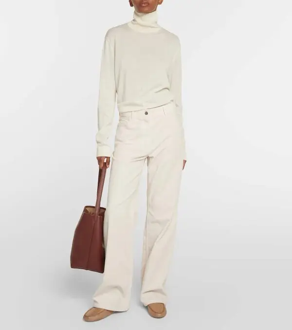THE ROW Lucca Leather Loafers - Beige