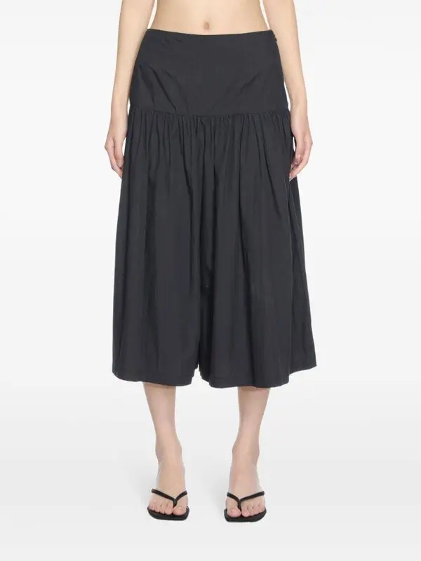 AMOMENTO Pleated Wide-leg Shorts