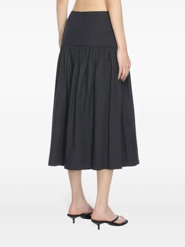 AMOMENTO Pleated Wide-leg Shorts