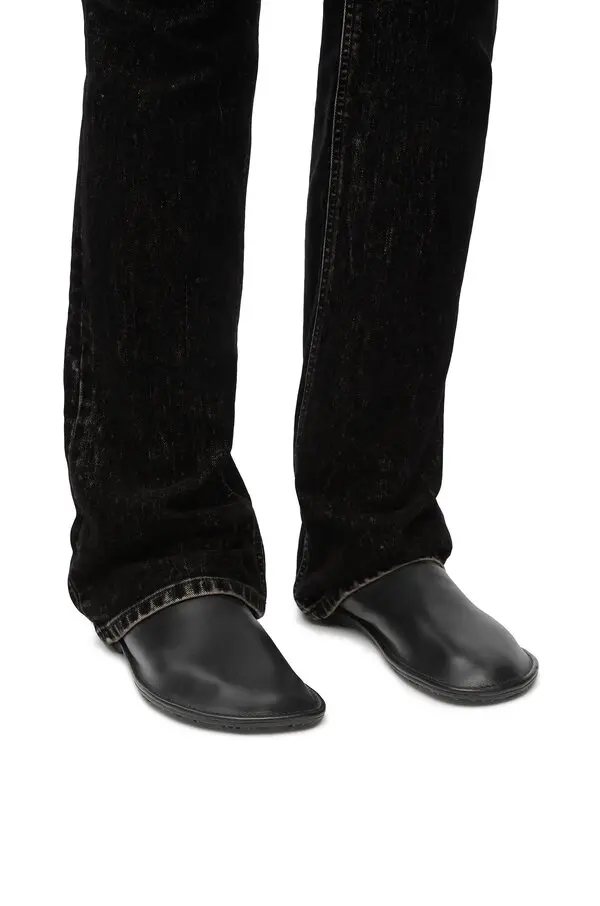 Loewe Luxury Folio Slipper In Calfskin - Black | Editorialist