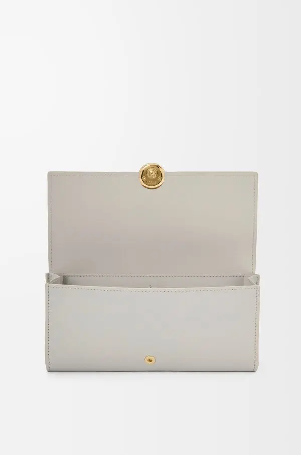Loewe Pebble Continental Wallet In Shiny Nappa Leather Skin - Shell Grey