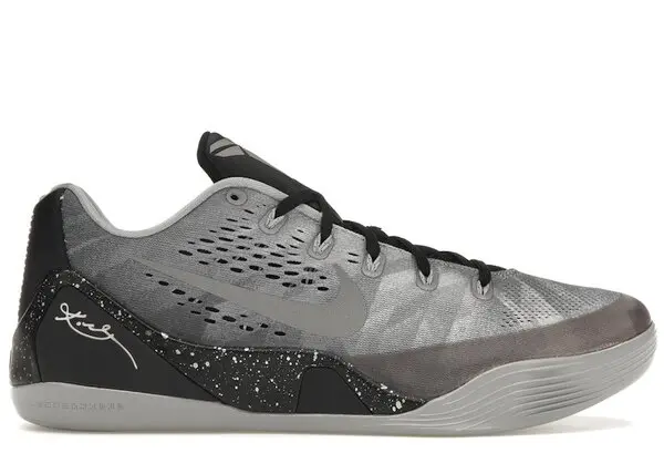 Nike Kobe Em Low Sneakers