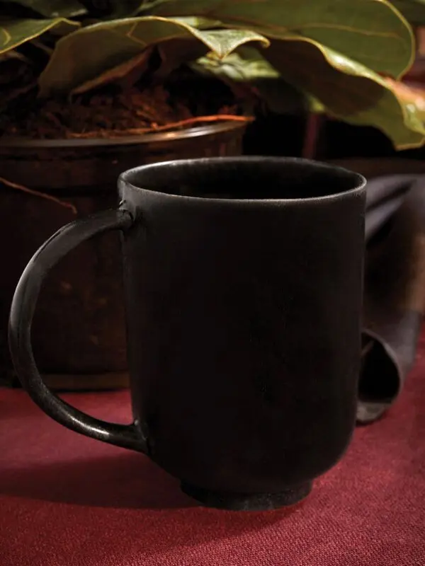 L'Objet Terra Porcelain Mug - Black