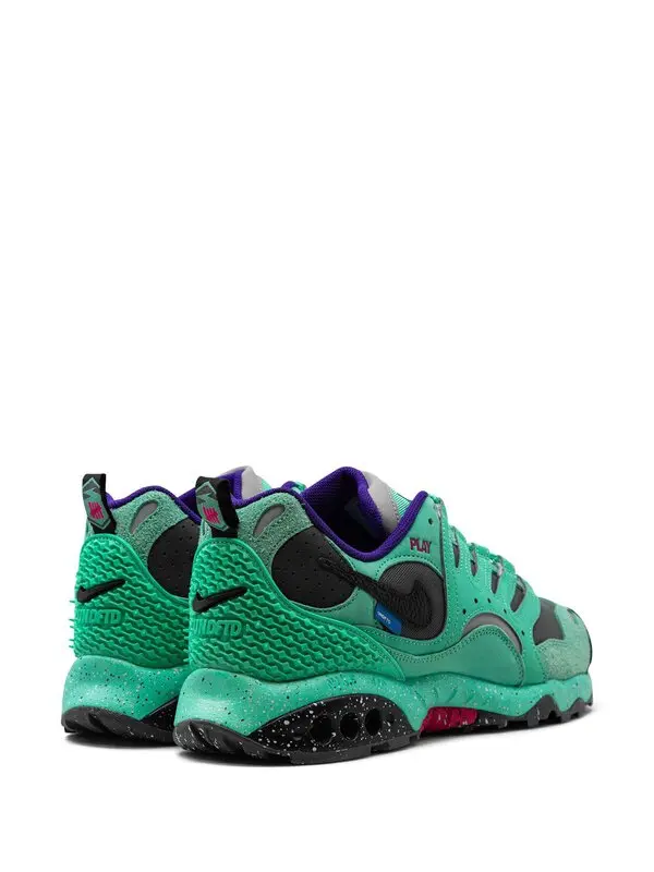 Nike X Undefeated Air Humara Sneakers - Green