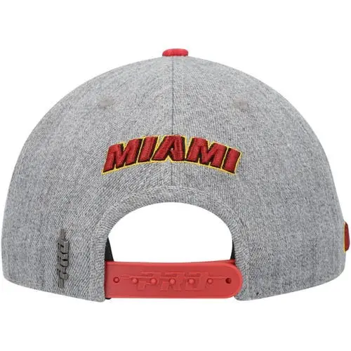 PRO STANDARD Red Miami Heat Classic Logo Two-tone Snapback Hat