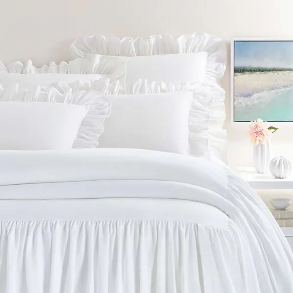 ANNIE SELKE Wilton Bedspread - White