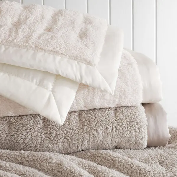 ANNIE SELKE Marshmallow Fleece Puff Coverlet