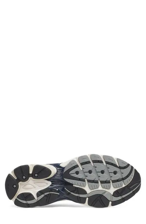 Saucony Gender Inclusive Progrid Omni Sneaker - White/navy