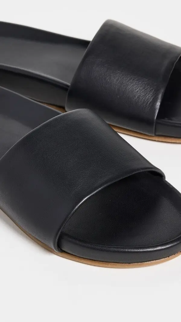 Beek Gallito Slides - Black