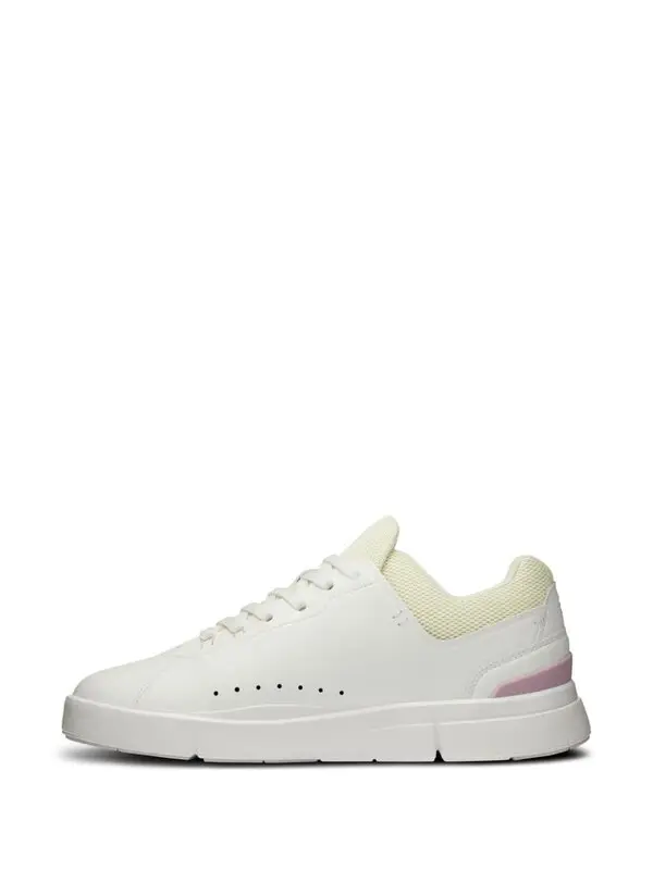 On The Roger Advantage Lace-up Sneakers - White