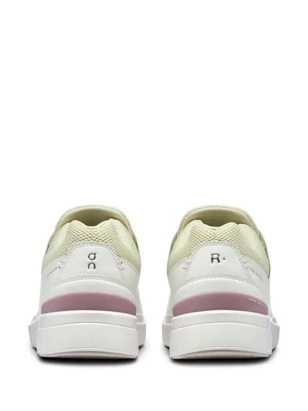 On The Roger Advantage Lace-up Sneakers - White