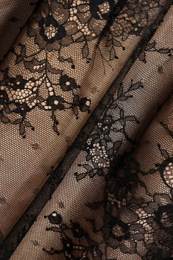 Oscar De La Renta Pleated Chantilly Lace Dress