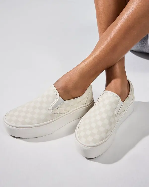 VANS Classic Slip-on Platform Sneakers - Marshmallo