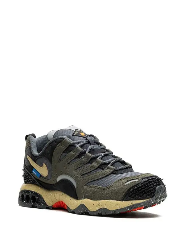 Nike X Undefeated Air Terra Humara Sneakers - Brown