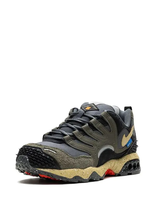 Nike X Undefeated Air Terra Humara Sneakers - Brown