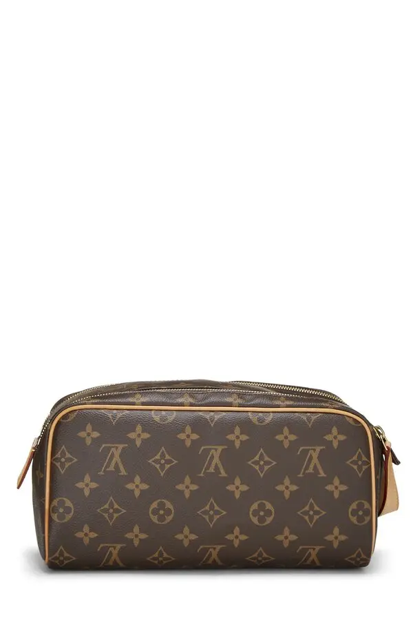 LOUIS VUITTON Monogram Canvas Dopp Kit Toiletry Pouch